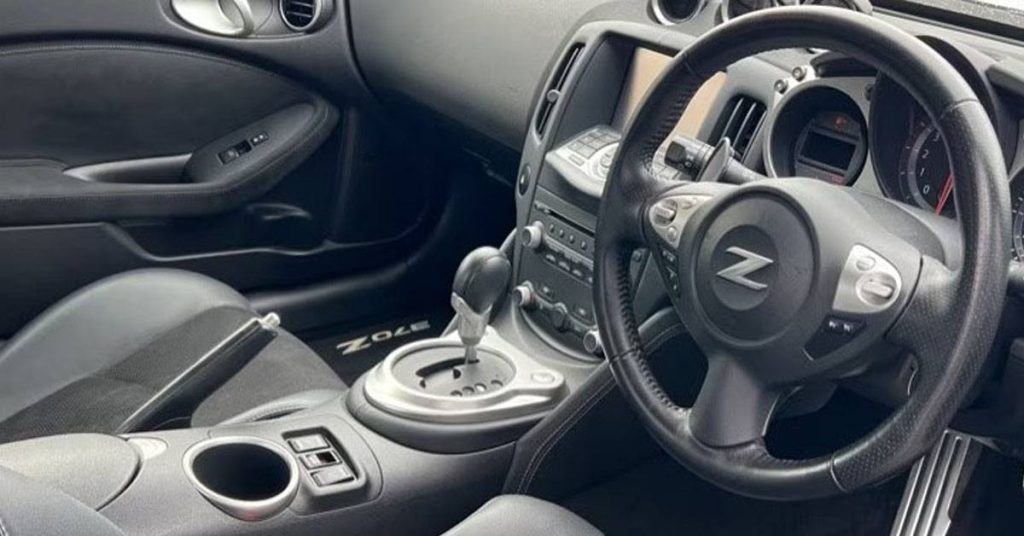 Nissan 350Z Best Interior Mods | Motoring Den