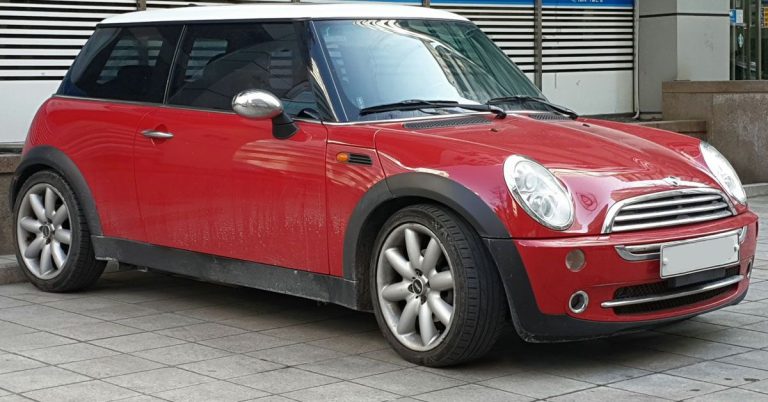 Mini Cooper R50 | Motoring Den